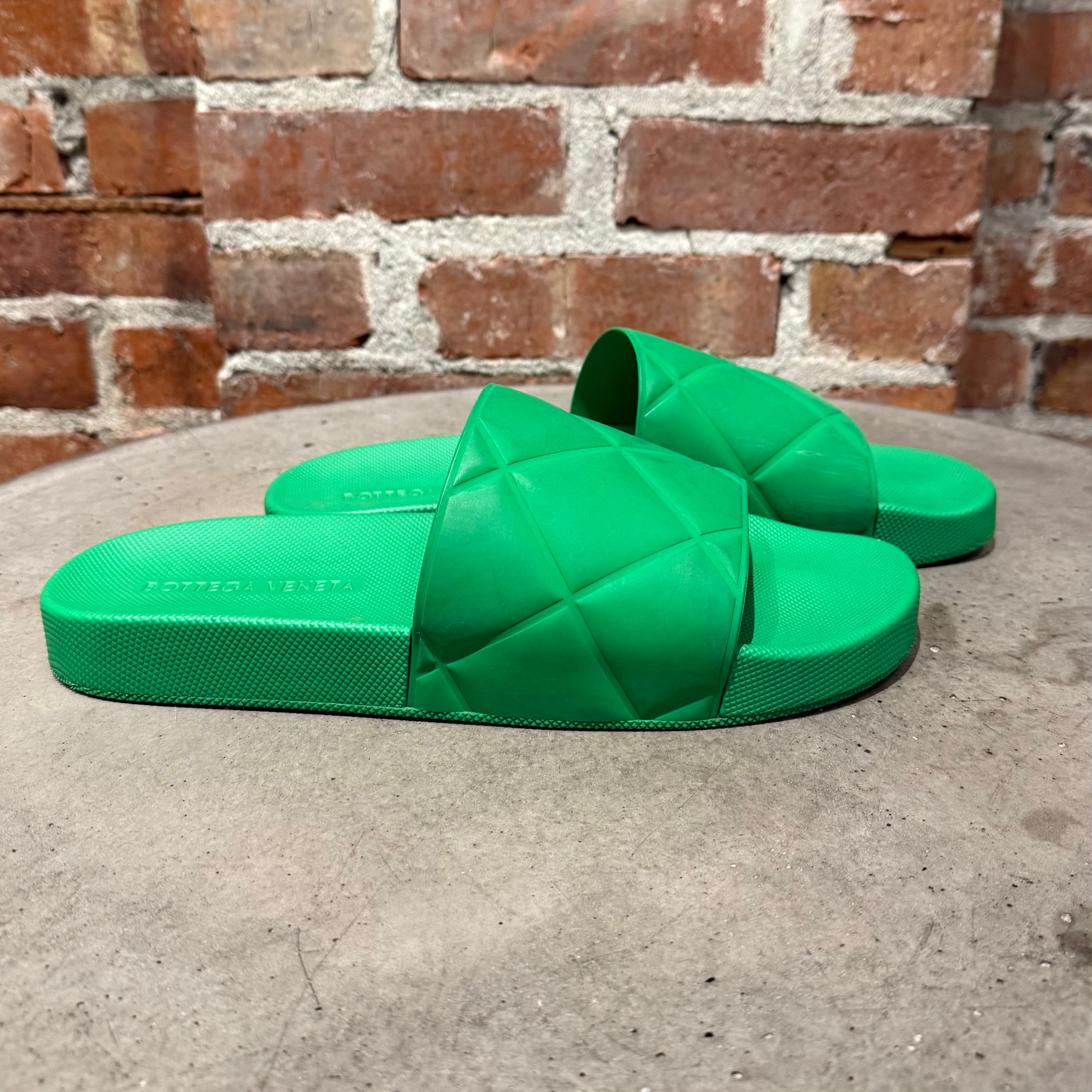 BOTTEGA VENETA QUILTED SLIDES ‘GREEN’ – Sadō Room